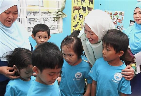 Centre for Autistic Children Receives RM100,000 Monetary Aid from ...